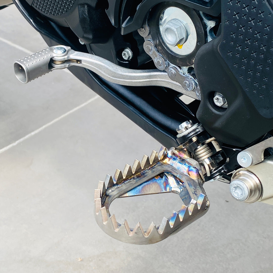 Titanium Footpegs – Enduro-Pro